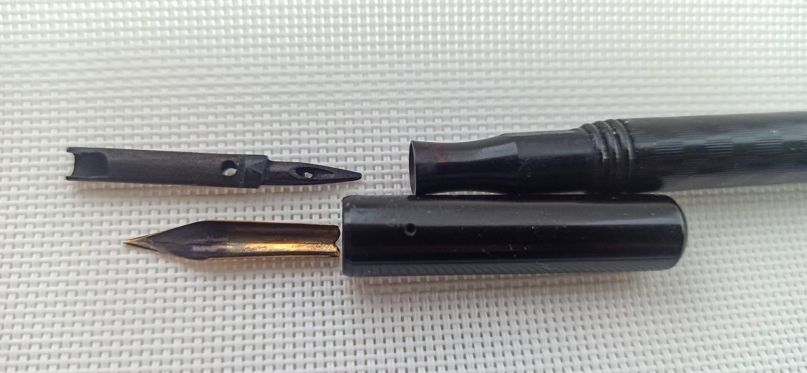 Pondering Pounce Pots - Paper and Pen Paraphernalia - The Fountain Pen ...