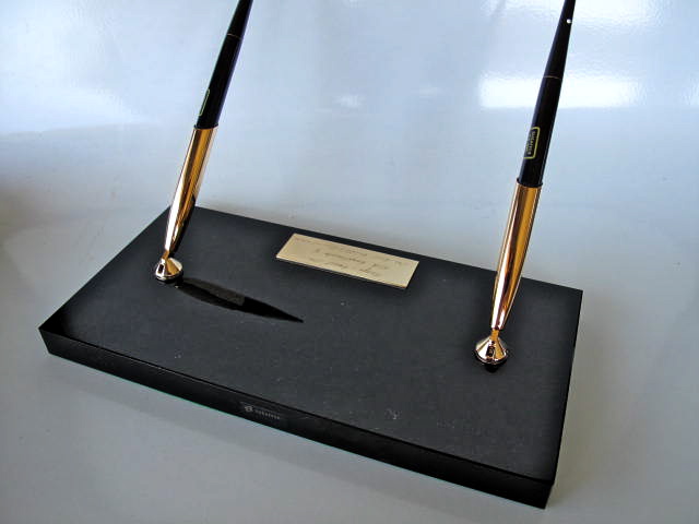 I.D. My Sheaffer DESK SET - TARGA? - Sheaffer - The Fountain Pen Network